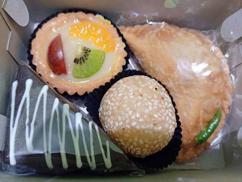 kue box ukuran Large