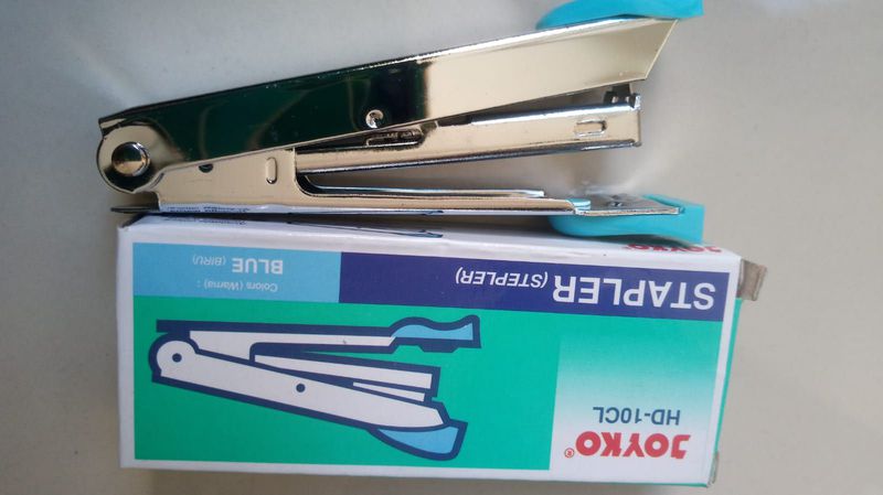 stapler kecil merk Joyko