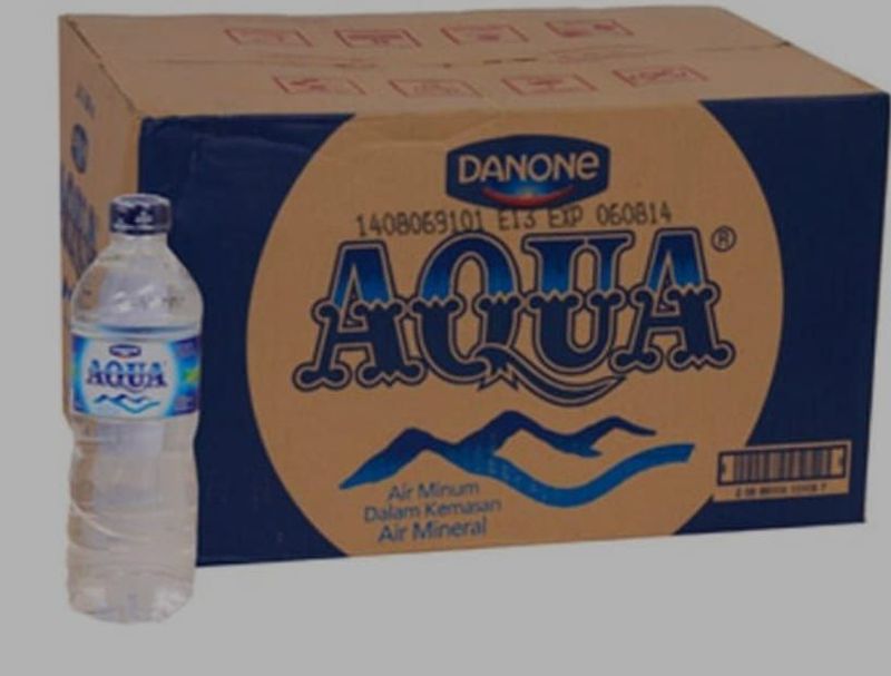 Air Mineral Aqua Kemasan Botol 600 ml