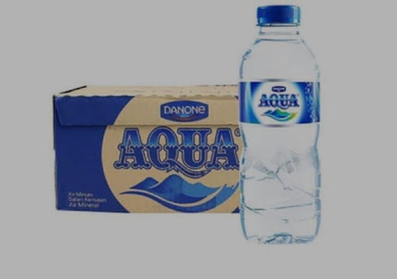Air Mineral Aqua 1 karton Kemasan Botol 330 ml / 24 pcs