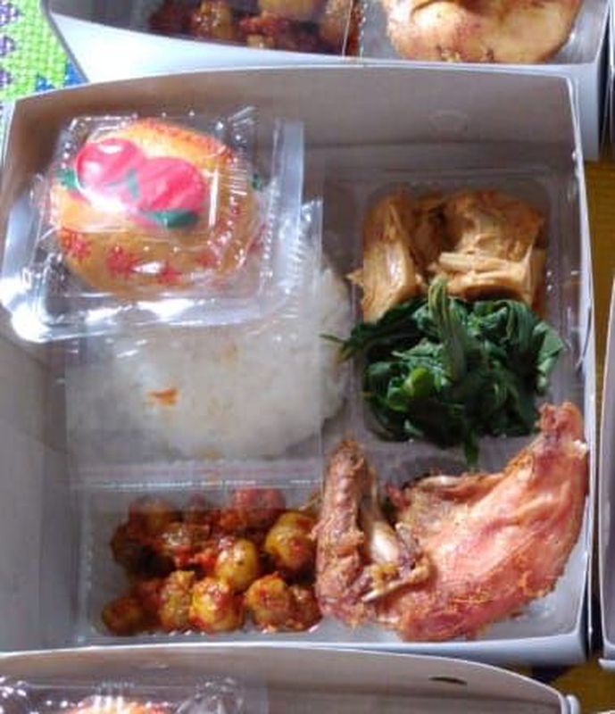 Paket Nasi Ayam Goreng