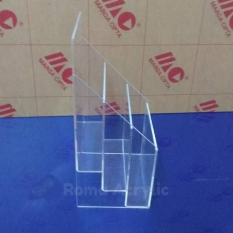 Acrylik display brosur A4 3susun