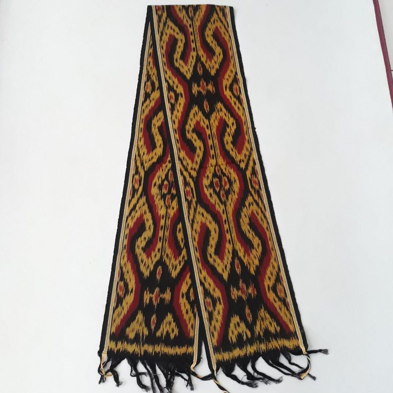 Syal Tenun Untuk Souvenir Seminar