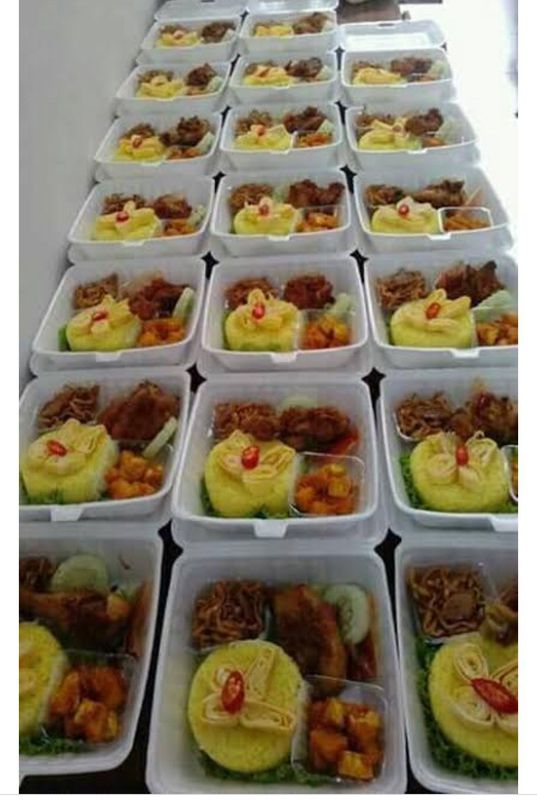 nasi kuning box + minuman + paket