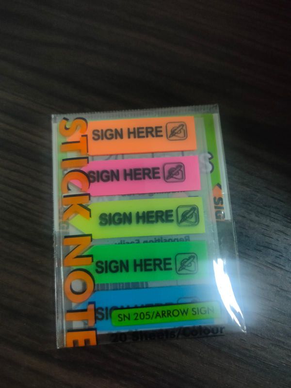 Post it Flag Sign Here Arrow