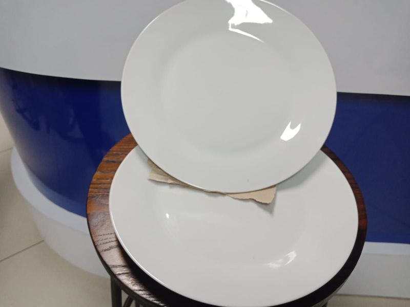 Piring Makan Keramik