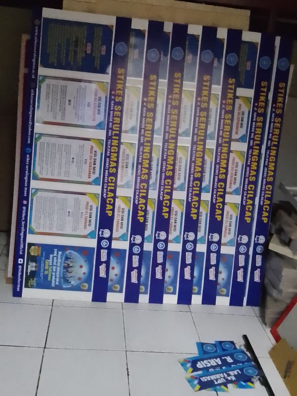 PAPAN POSTER / BINGKAI PAMFLET