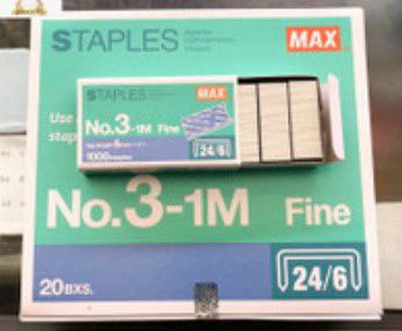 Isi Staples Besar