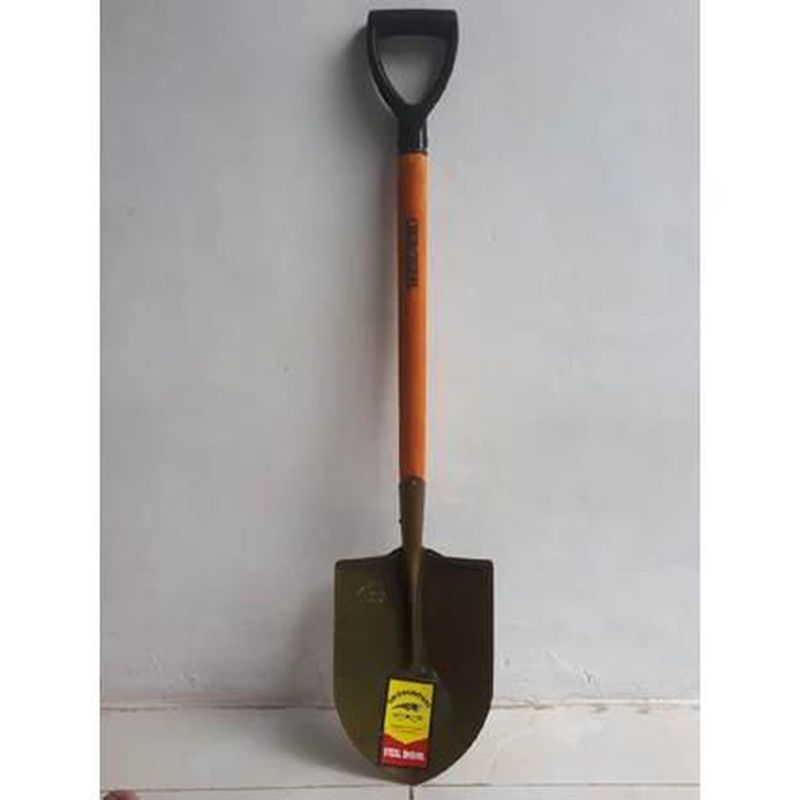 Sekop Lancip Besar