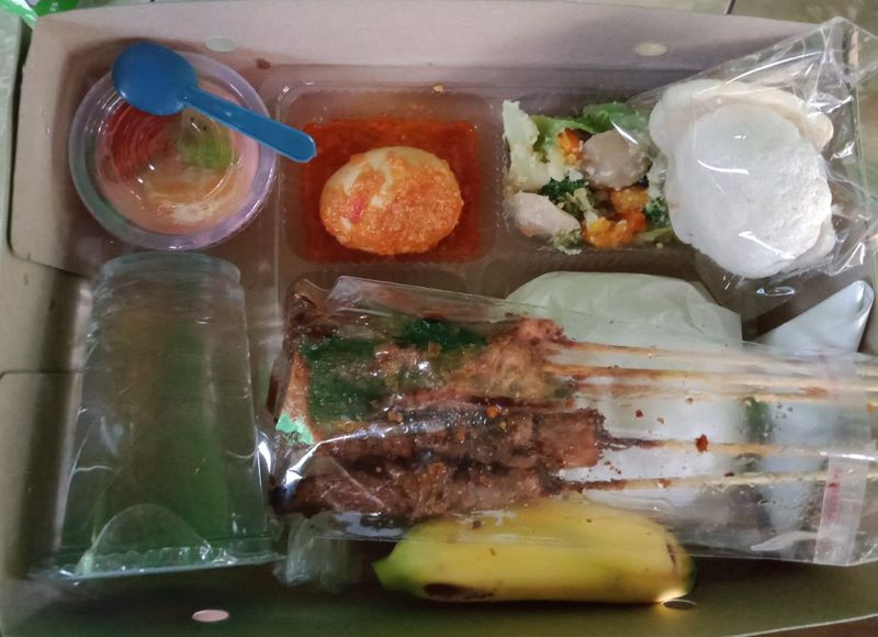 Paket 1 Snack & Nasi Box
