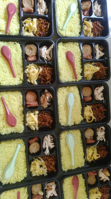 Nasi kuning box bento