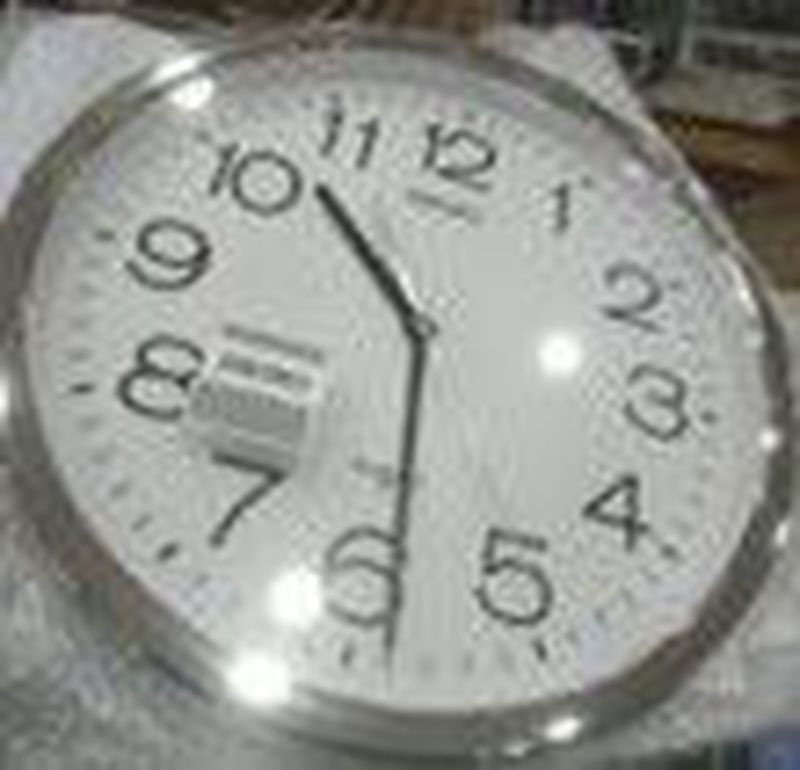 Jam dinding Seiko