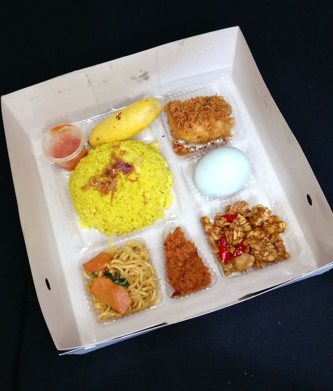 Nasi Kuning Box Paket 5