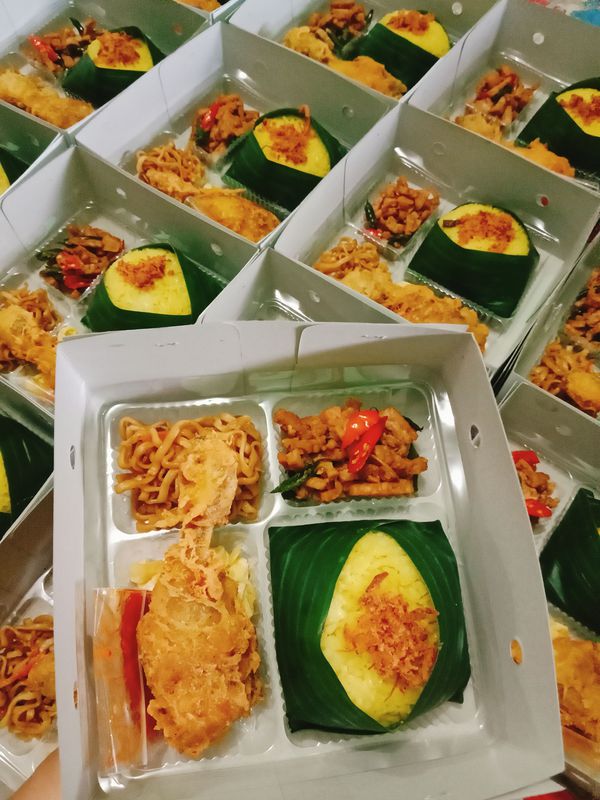 Nasi Kuning Box Paket 6