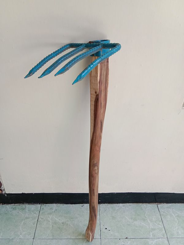 Garpu Besi - Gagang Kayu