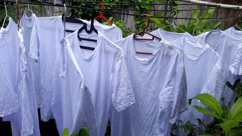 Kain Polos