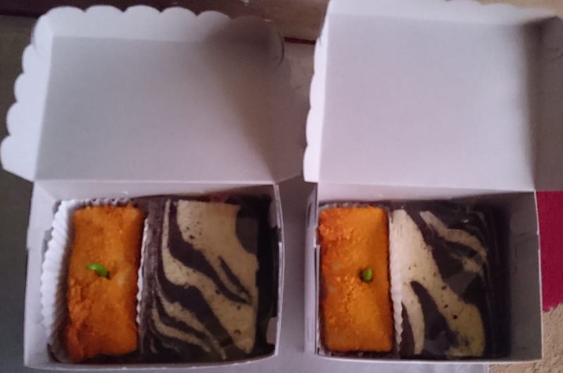 kue box dengn isian 2 kue basah