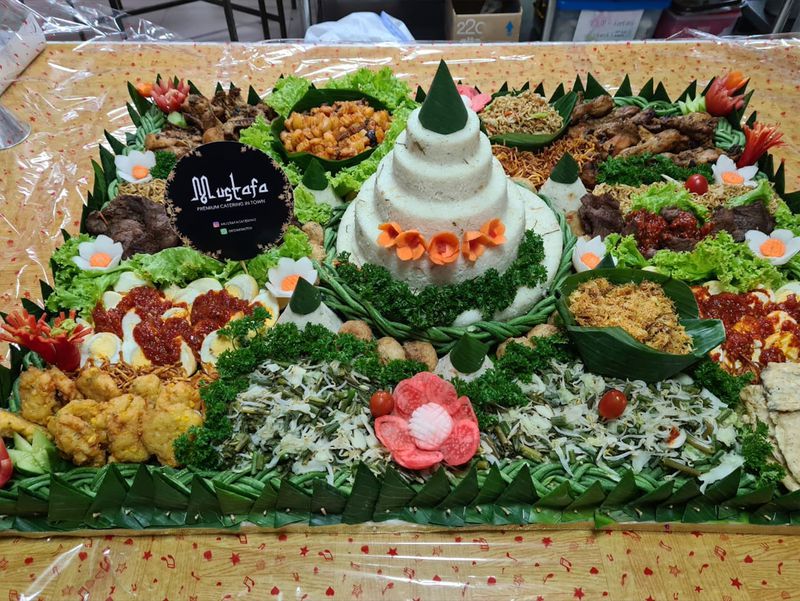 Tumpeng Jumbo Mustafa - 100
