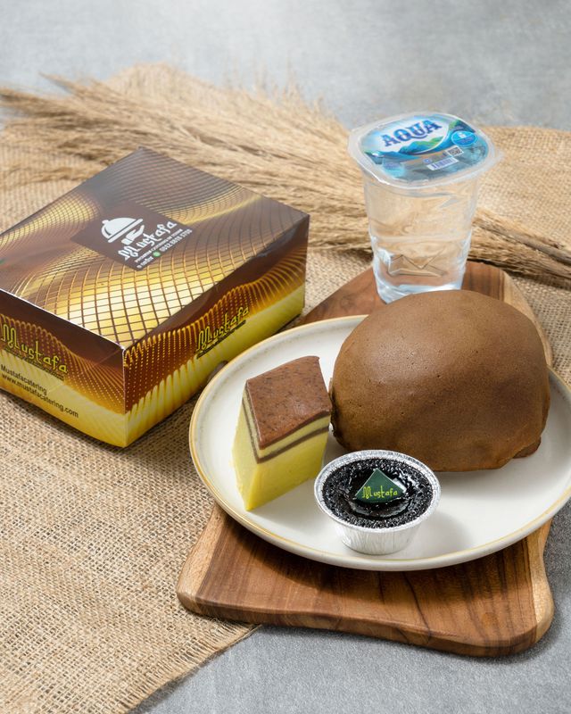 Snack Box A Mustafa (Original Chocolate Lava, Talam Singkong, Roti Bun ...