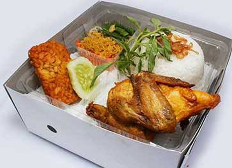 Nasi kotak Pahe Ayam