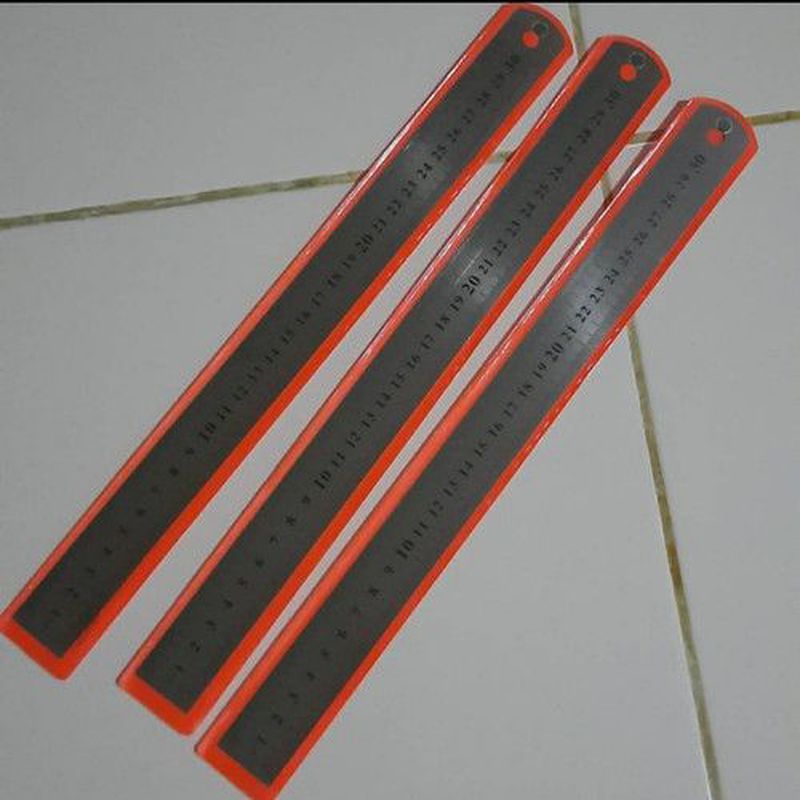 Penggaris/Mistar besi