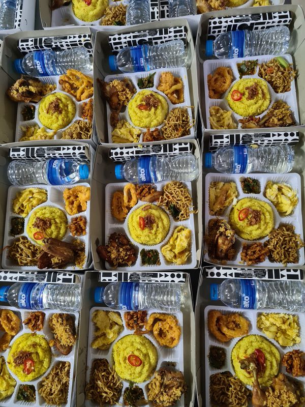 Nasi Box Kuning Gold Mustafa
