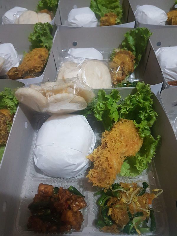 Paket Nasi Box, snack, minuman - Paket 4