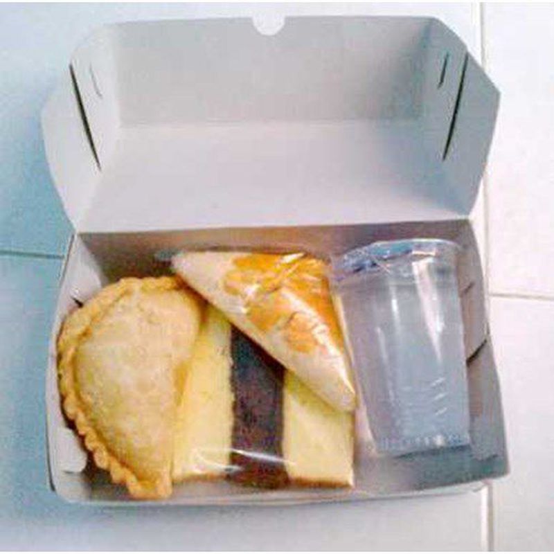 PAKET SNACK DAN NASI BOX C