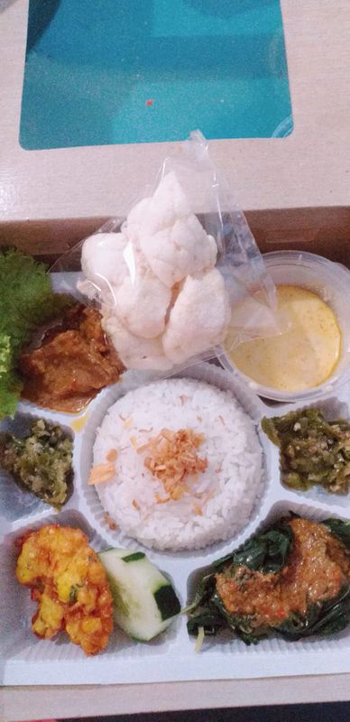 PAKET NASI KOTAK 11 NASI PADANG
