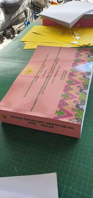 Jilid Lem Soft Cover tebal 4 - 6 cm