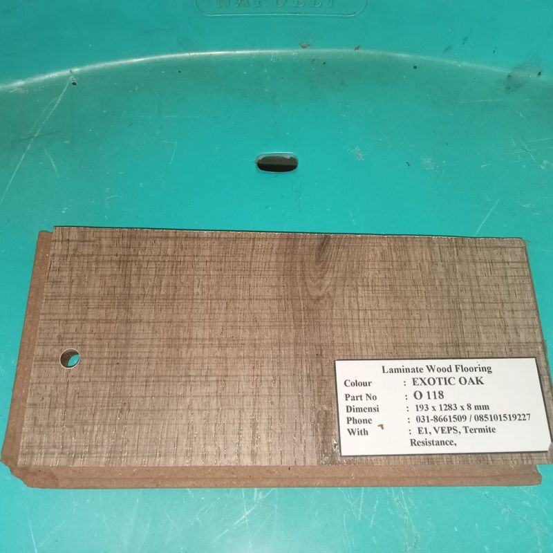 Murah Laminated Flooring Parket Kayu Robina 8 mm Per Box Lantai Kayu ...