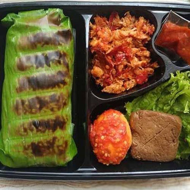 Paket nasi box dan snack - Risol