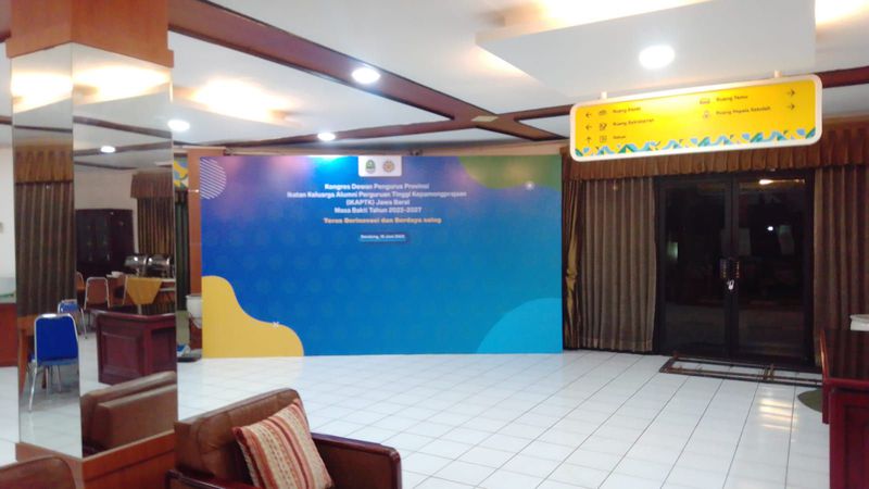 Cetak dan Pasang Dekorasi Banner Backdrop/Meter Persegi