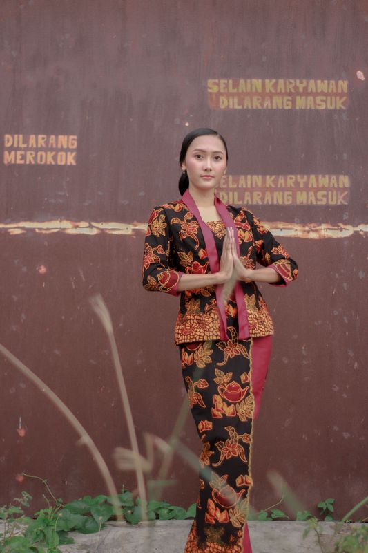 Seragam Batik Tegalan Motif Poci&Tahu Aci Model Kebaya - S