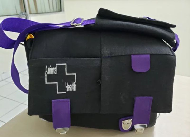 tas obat vaksin medis kesehatan hewan