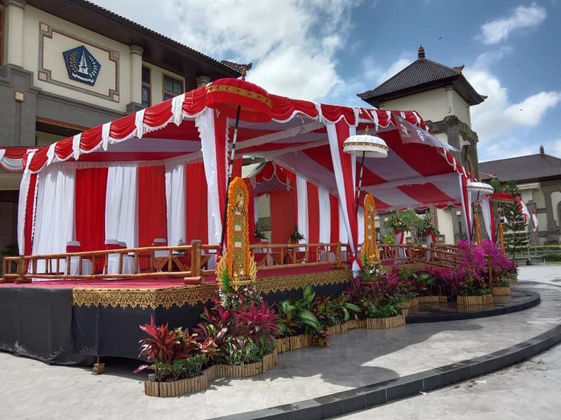 Panggung dengan atap set 12 m x10 m