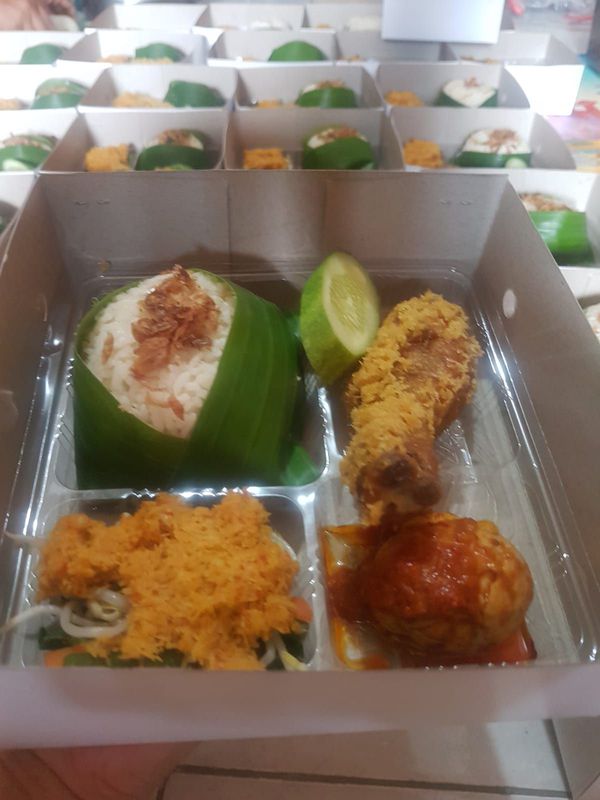 Paket Nasibox + snack + minum - Nasi Box