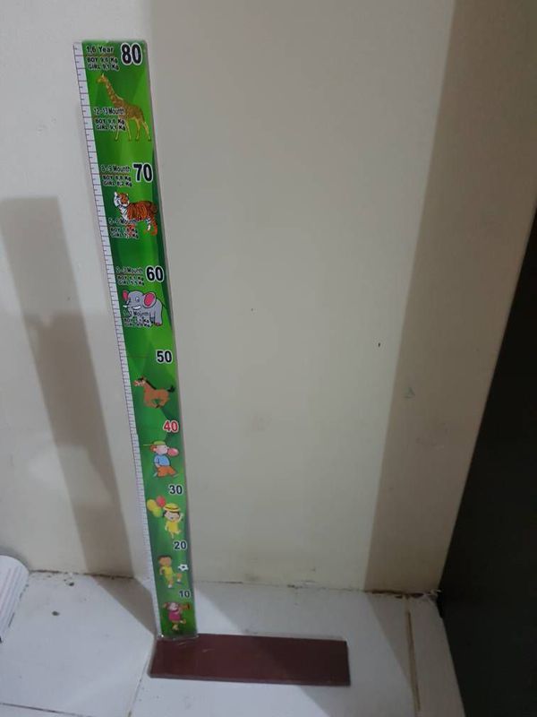 Pengukur Tinggi Bayi Siku