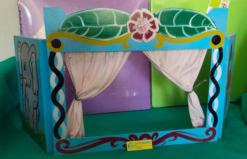 Set Bermain Peran/ Panggung Boneka PAUD