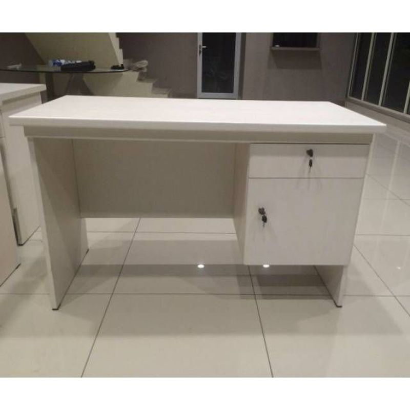 MEJA WORKSTATION LAPIS HPL