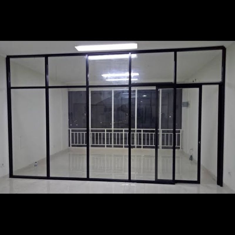 Pemasangan sekat dan pintu r server