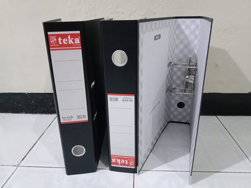 Odner TEKA Hitam Tipe Folio 101