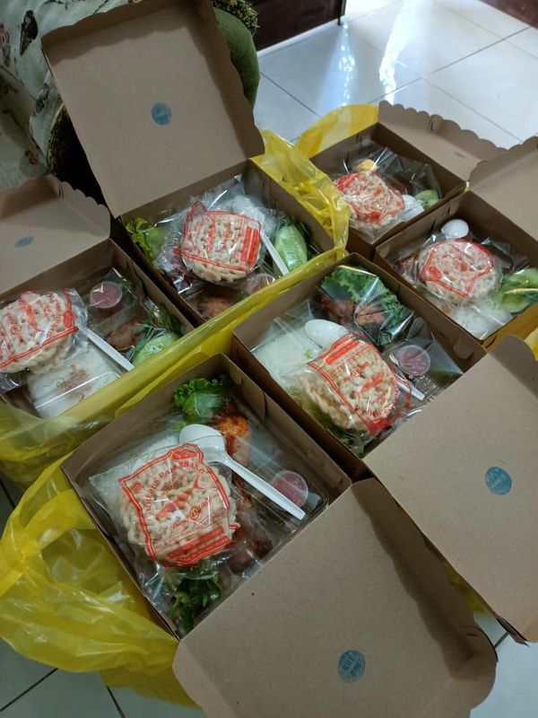 Nasi Kotak Wins Kitchen - Ayam Coco
