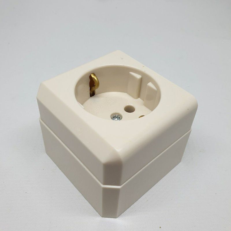 Stop Kontak Tempel Broco