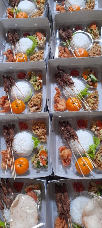 Nasi Box Nasi Sate ayam