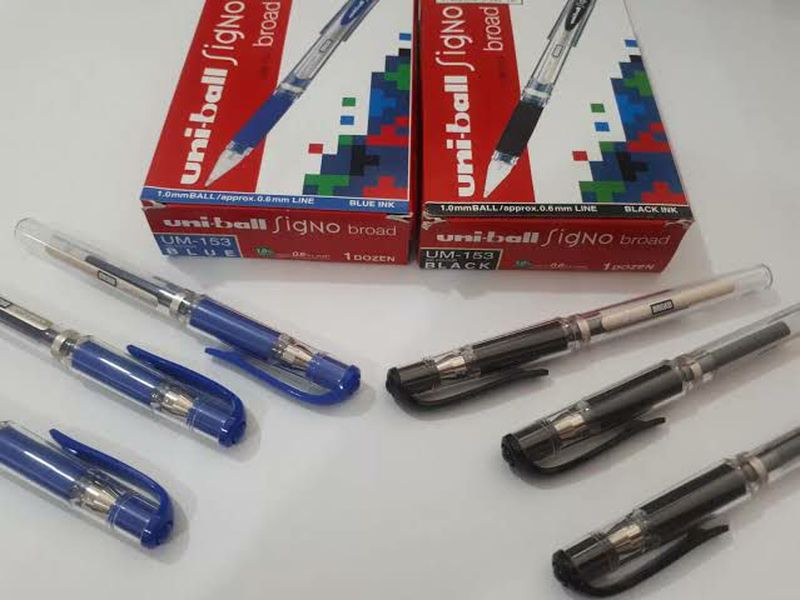 Pena Signo UM-153 BLACK/BLUE Sign Pen 1,0mm - Hitam