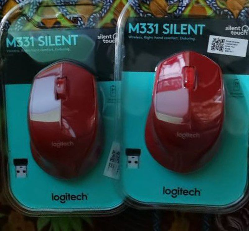 MOUSE LOGITEC - Hitam