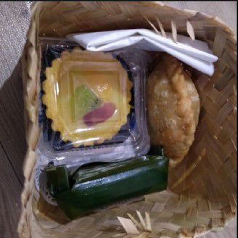 Snack (Snack Kotak Premium) Besek Bambu