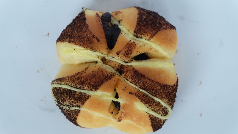 Paket Snack box isi 2 (1 kue basah 1 Roti) / (2 Roti) - 2 Roti