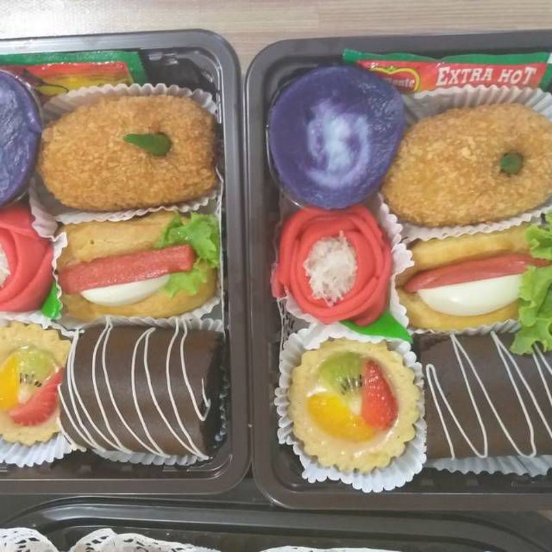 snack 2= agar agar, pukis, bolu coklat,bronis